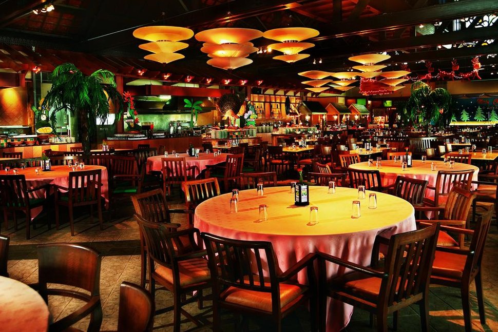 Awana Golf and Country Resort, a hotel located at 3,000 feet above sea ...