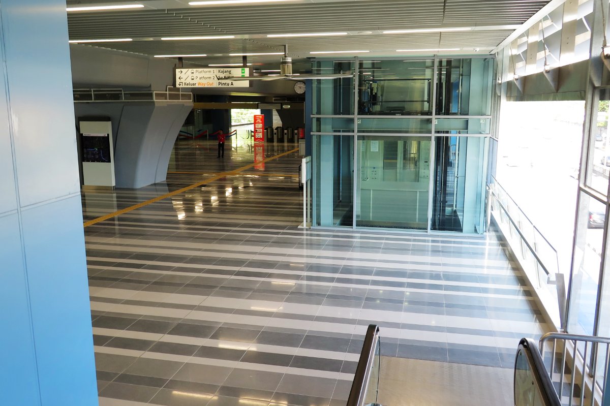 Bandar Utama MRT Station