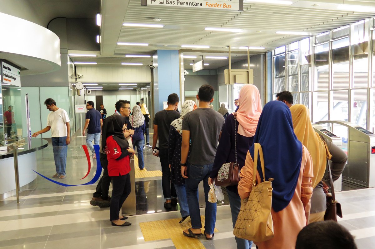 Bandar Utama MRT Station